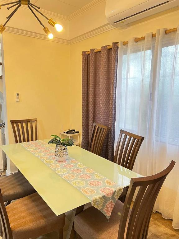 HOUSE A - Bahay Bakasyunan in New intramuros Village, Old balara Q.C ...