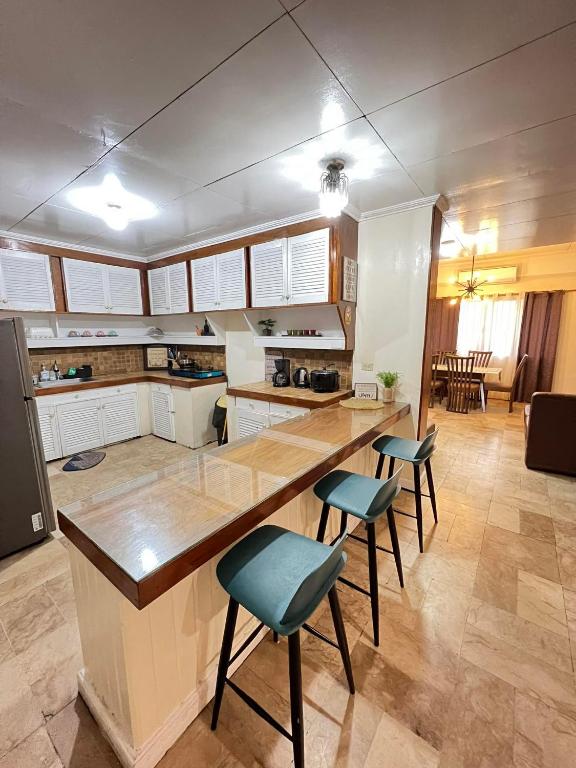 HOUSE A - Bahay Bakasyunan in New intramuros Village, Old balara Q.C ...