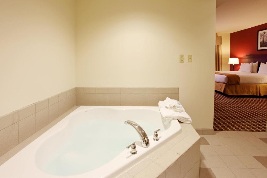 Holiday Inn Express Hotel & Suites Ohio State University- OSU Medical ...