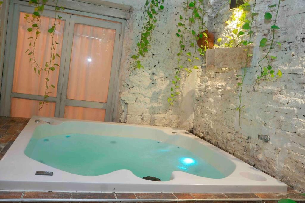 Oldcity amazing house jacuzzi xbox near clocktower, Cartagena de Indias ...