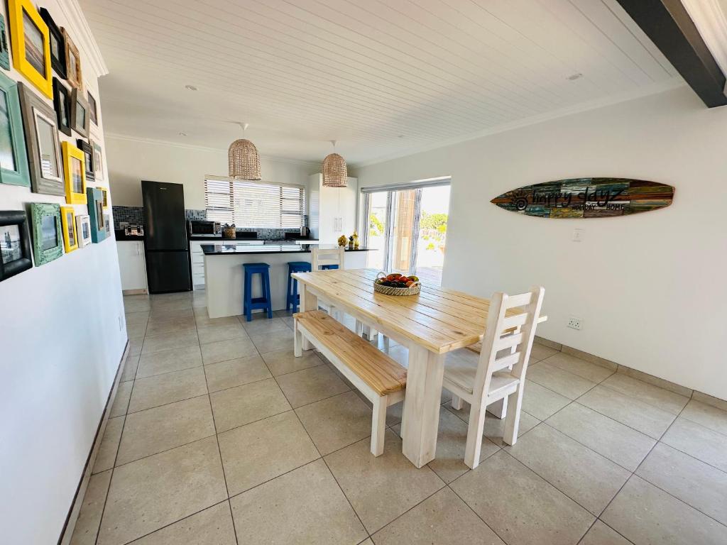 Holiday home Happy Dayz Holiday House, Jeffreys Bay, South Africa ...