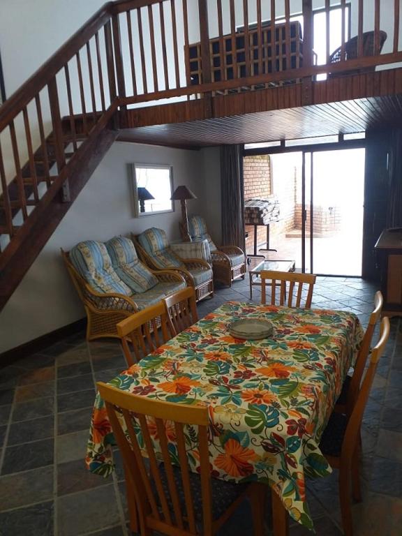 Hibbers on the beach - Unit 1, Hibberdene – Updated 2024 Prices