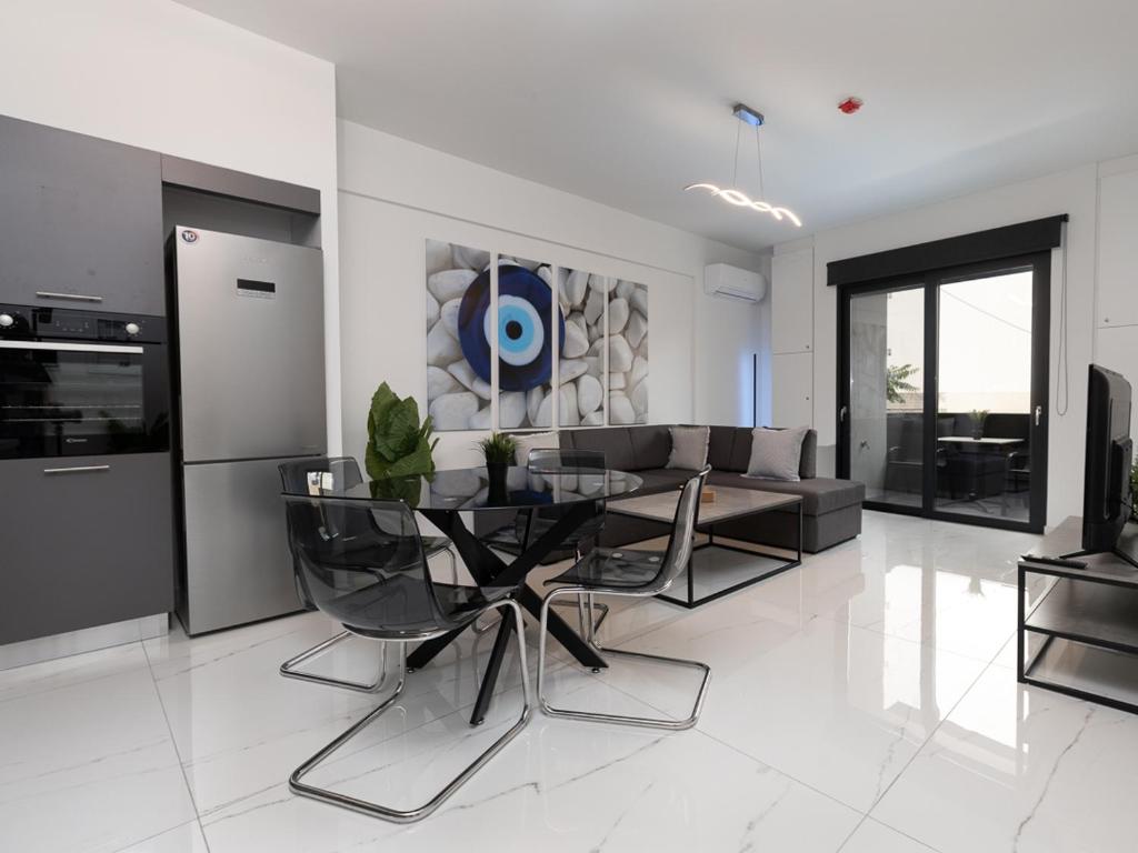 Icarus, Athens (updated prices 2025)