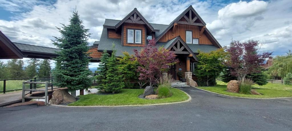 Grand Getaway at Green Bluff, Colbert (updated prices 2025)