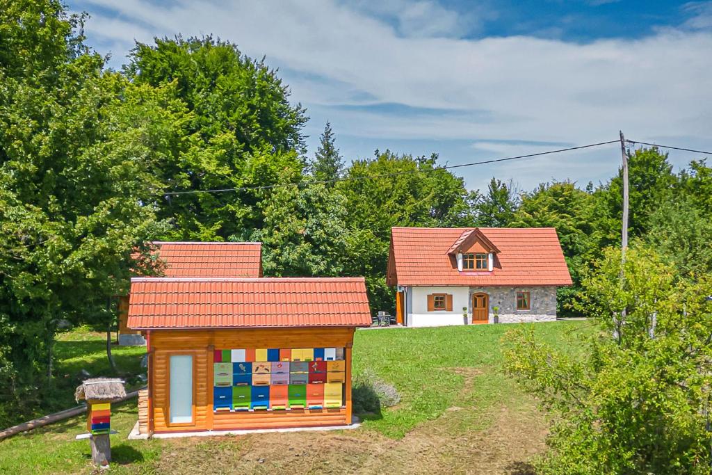 Vineyard Cottage Wine and Honey - Happy Rentals, Trebelno – Updated ...