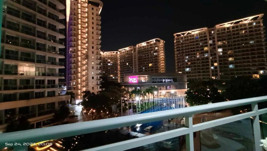 Azure Urban Residences -Paris Hilton Paranaque, Manila (updated prices ...