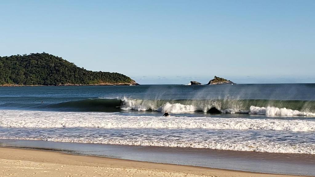 Condomínio à Beira Mar Para Relaxar Na Praia De Santiago Praia De