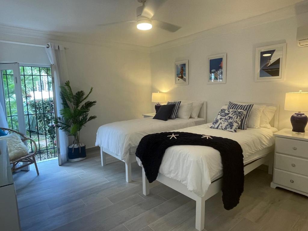 49 Steps - Glitter Bay, St James, Saint James (updated prices 2025)