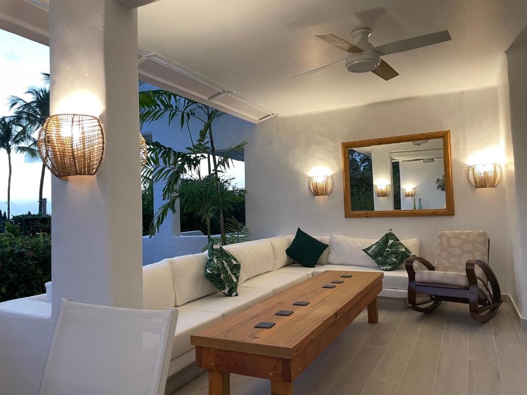 49 Steps - Glitter Bay, St James, Saint James (updated prices 2025)