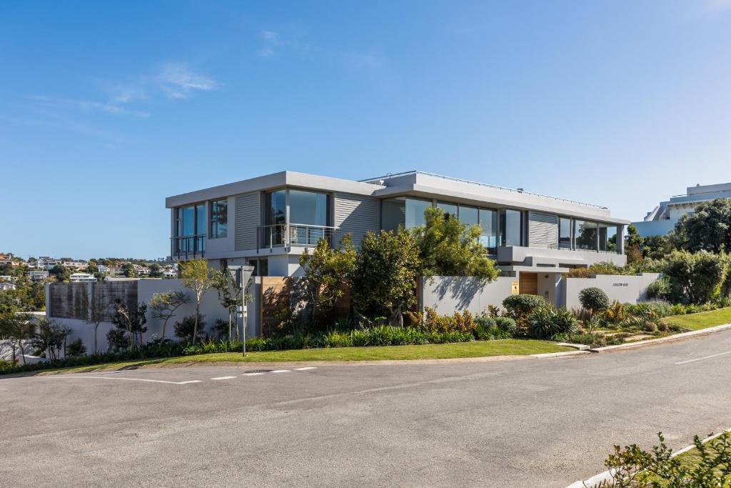 41 on Beachy Head - Luxury Villa 150m from beach, Plettenberg Bay ...
