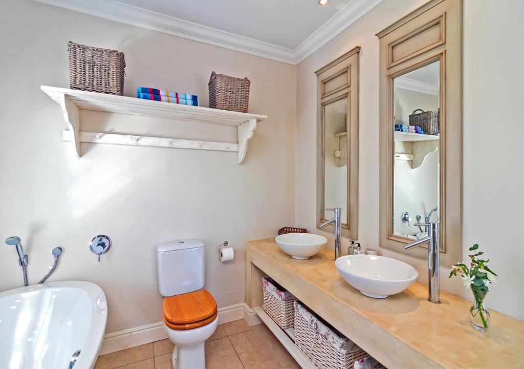 Perfect Canal Escape on Thesen Islands, Knysna (updated prices 2025)