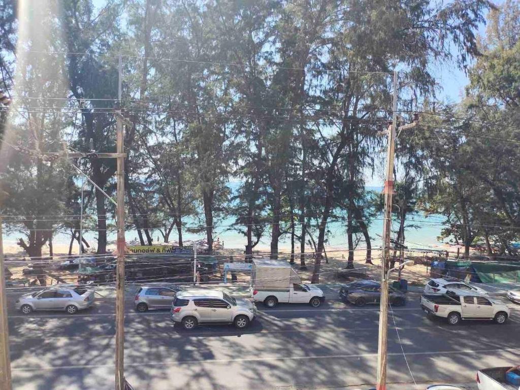 Beachfront Family room, Relax & Sunbathe 5 guests, Ban Chak Phai ...