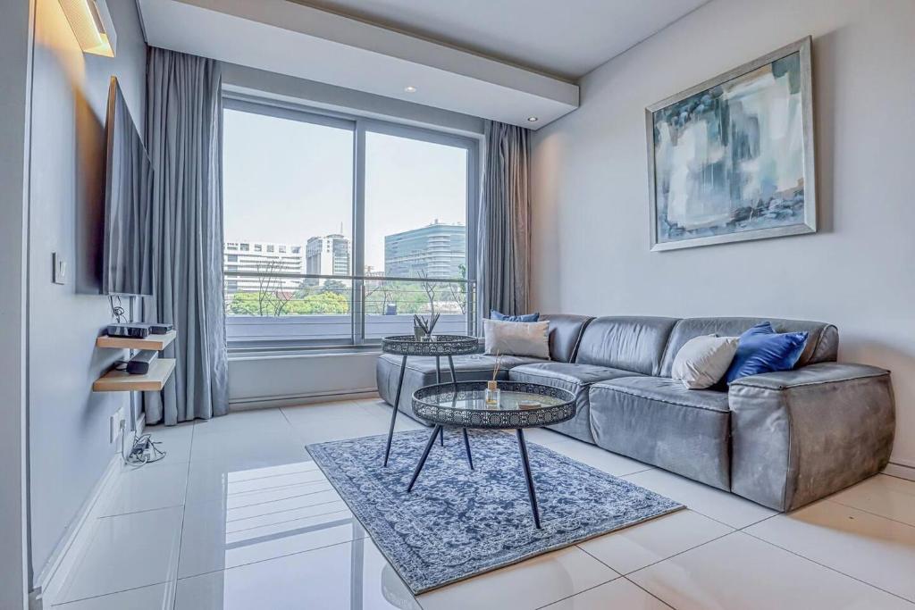 Luxury 1 Bed Apartment at The Capital on the Park, Johannesburg ...