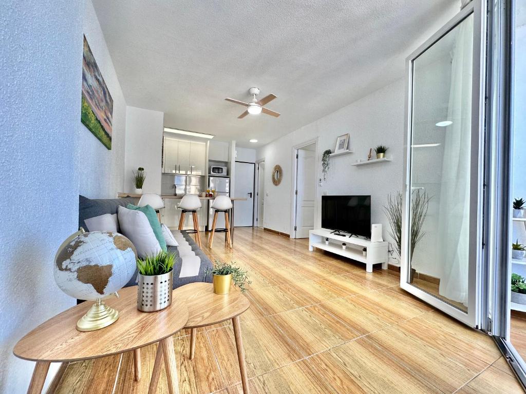 Torres de Yomely - M7C, Playa de las Americas (updated prices 2026)