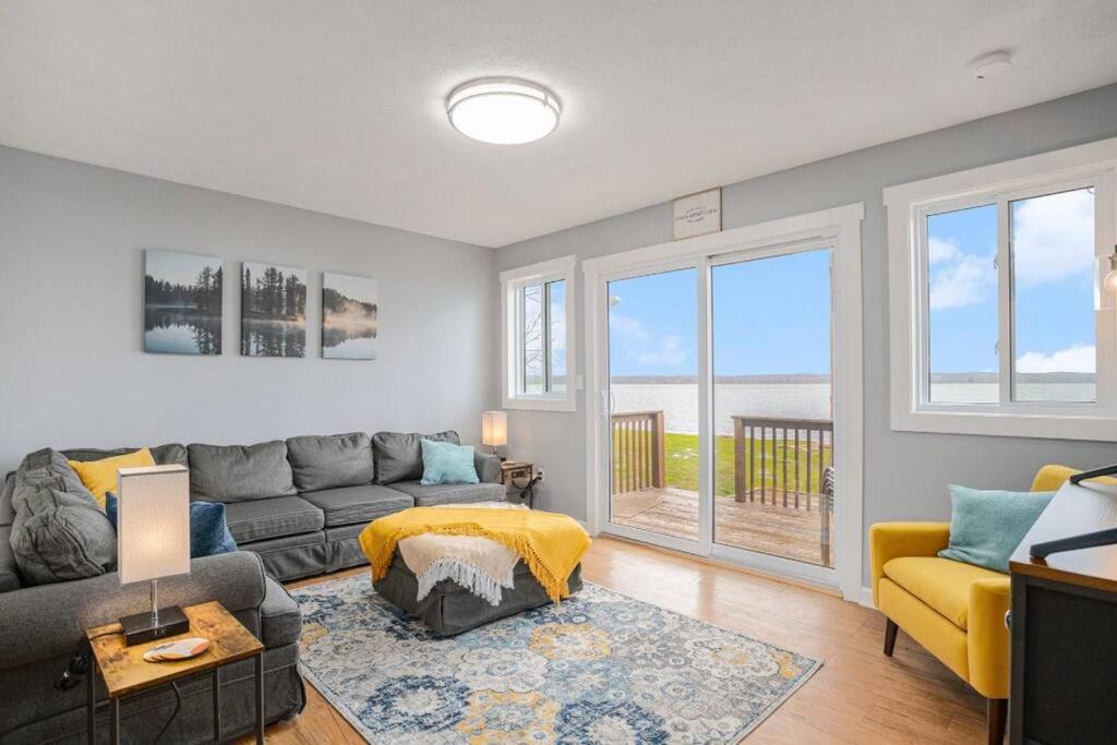 Adorable House on Gun Lake, Wayland (aktualisierte Preise für 2025)