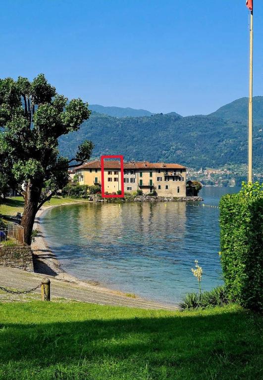 Riva Bianca Castle Holiday Home, Lierna, Italy - Booking.com