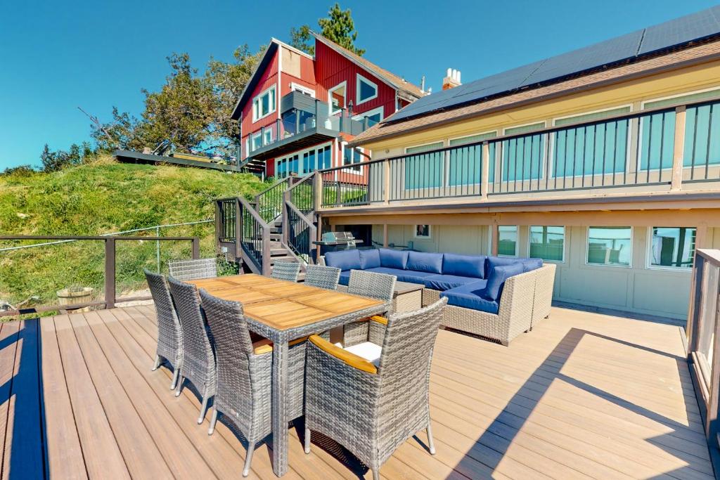 Skyline Ridge, Crestline (updated prices 2025)