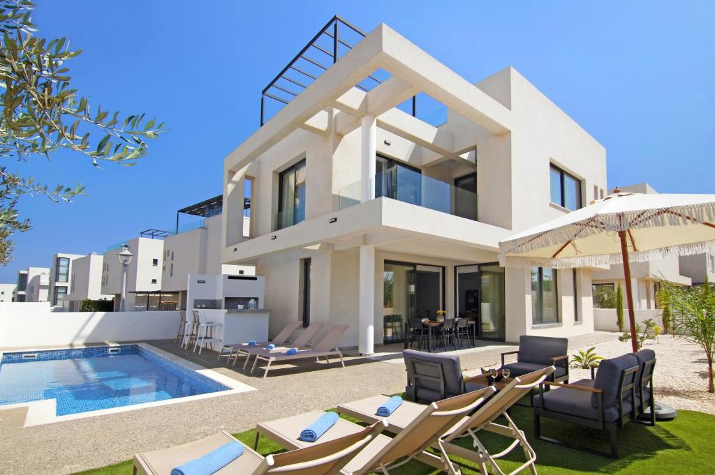 Queen Lydia, Protaras (updated prices 2026)