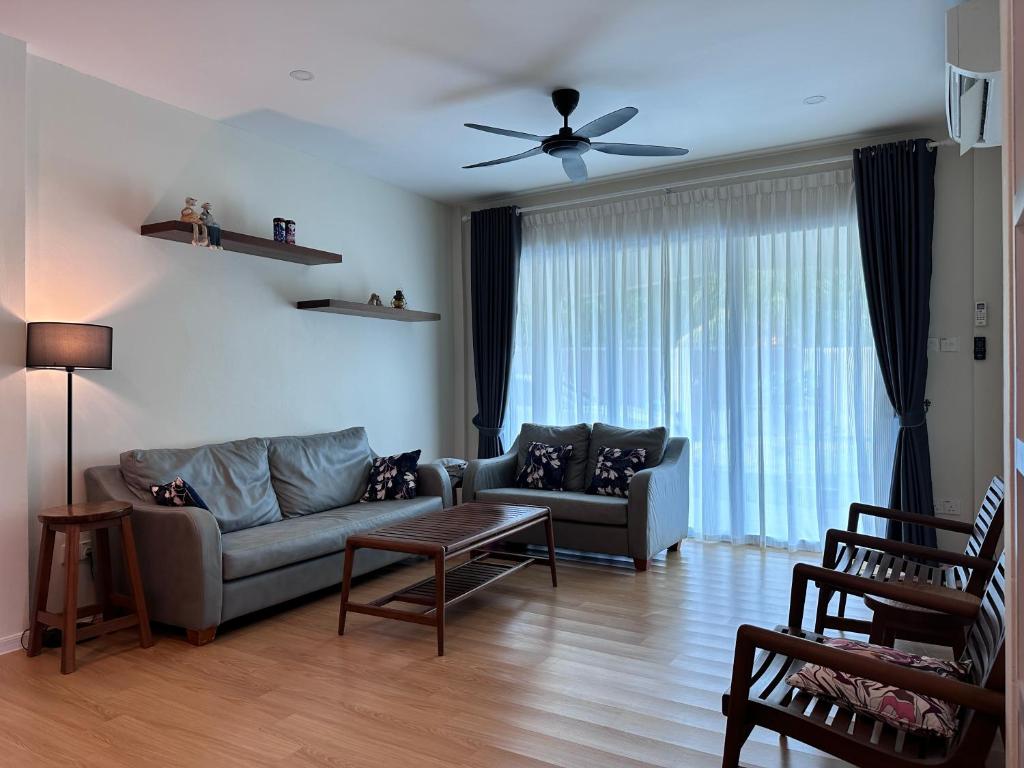Simple and Cozy House @ Miri Town, Miri (updated prices 2025)