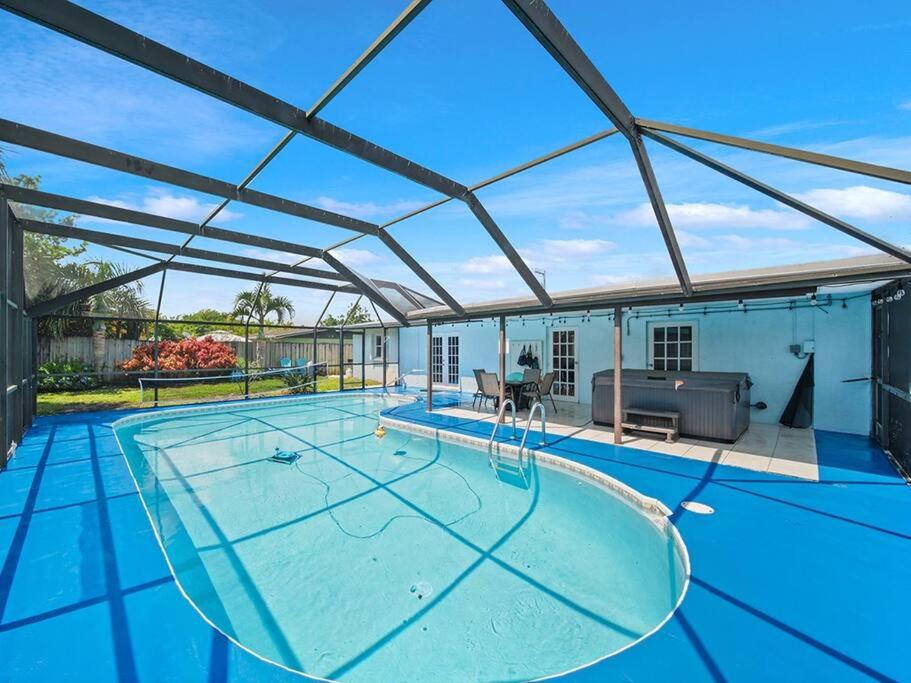 Savannah Pool Villa - 7 min from beach, near DT, Jensen Beach (updated ...