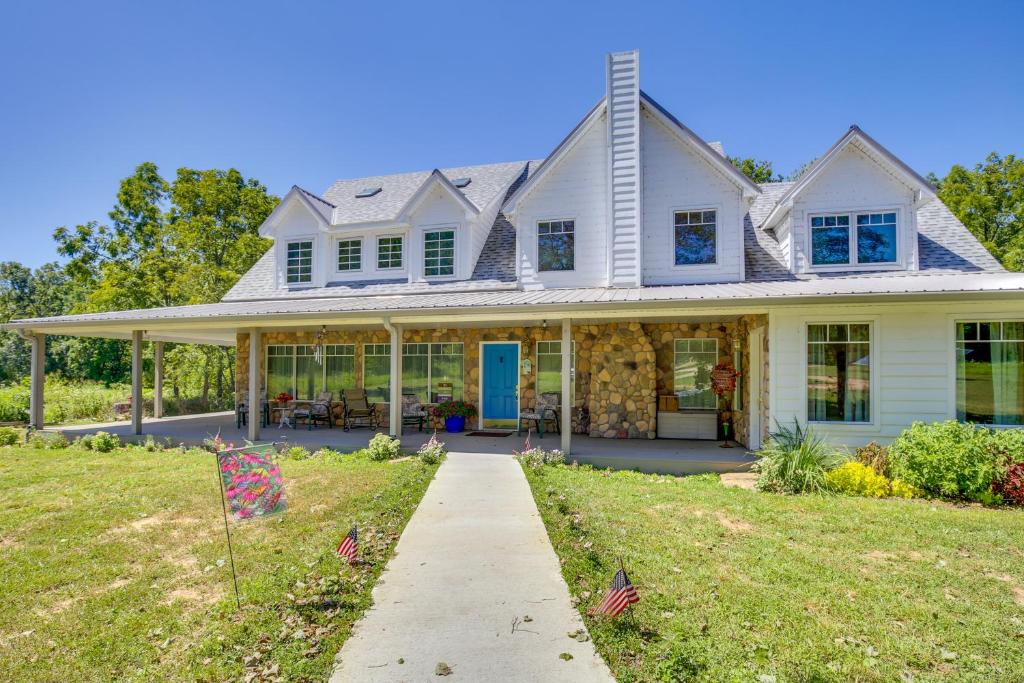 Spacious and Secluded Shook Home with Private Hot Tub!, Shook (updated ...