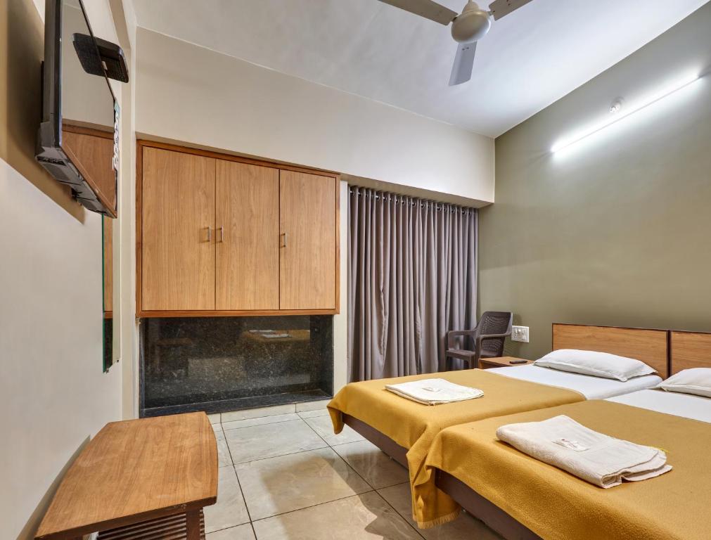 Hotel Pathik- NEAR CENTRAL BUS STAND, Kolhapur (updated prices 2026)