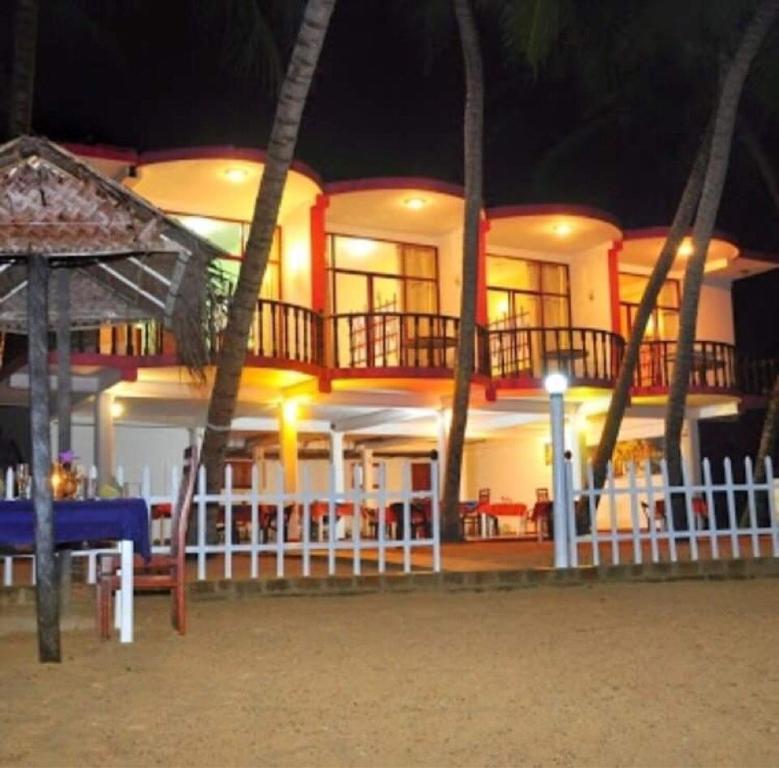 WASANA beach hotel, Induruwa (updated prices 2025)