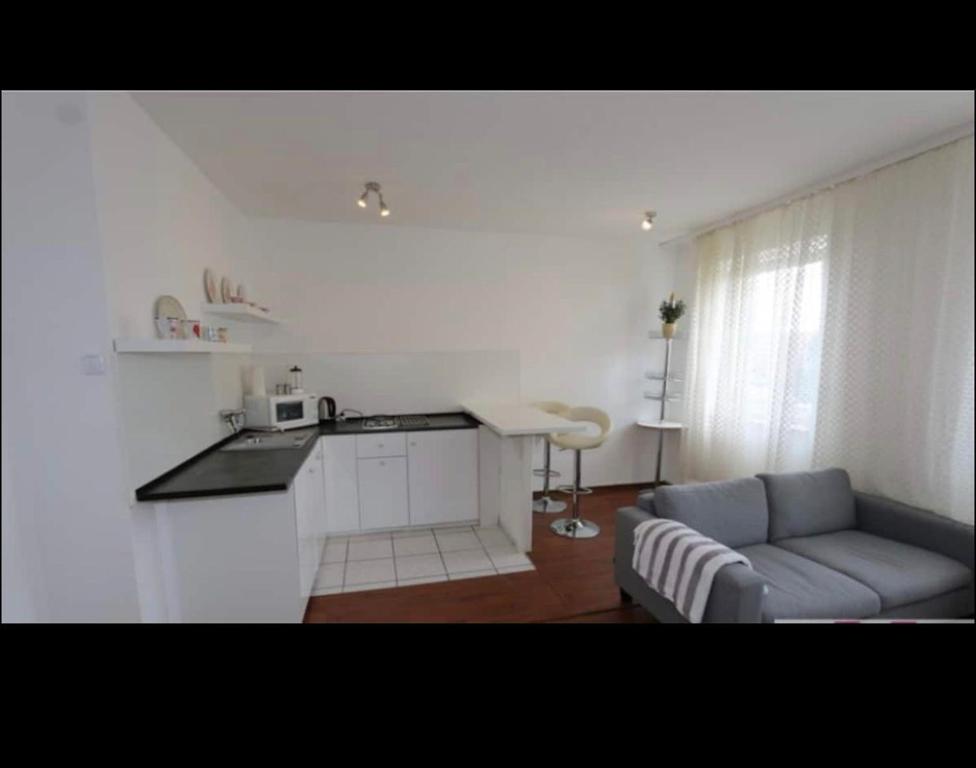 Charmante 2 Zimmer Wohnung, Nürnberg (updated prices 2026)
