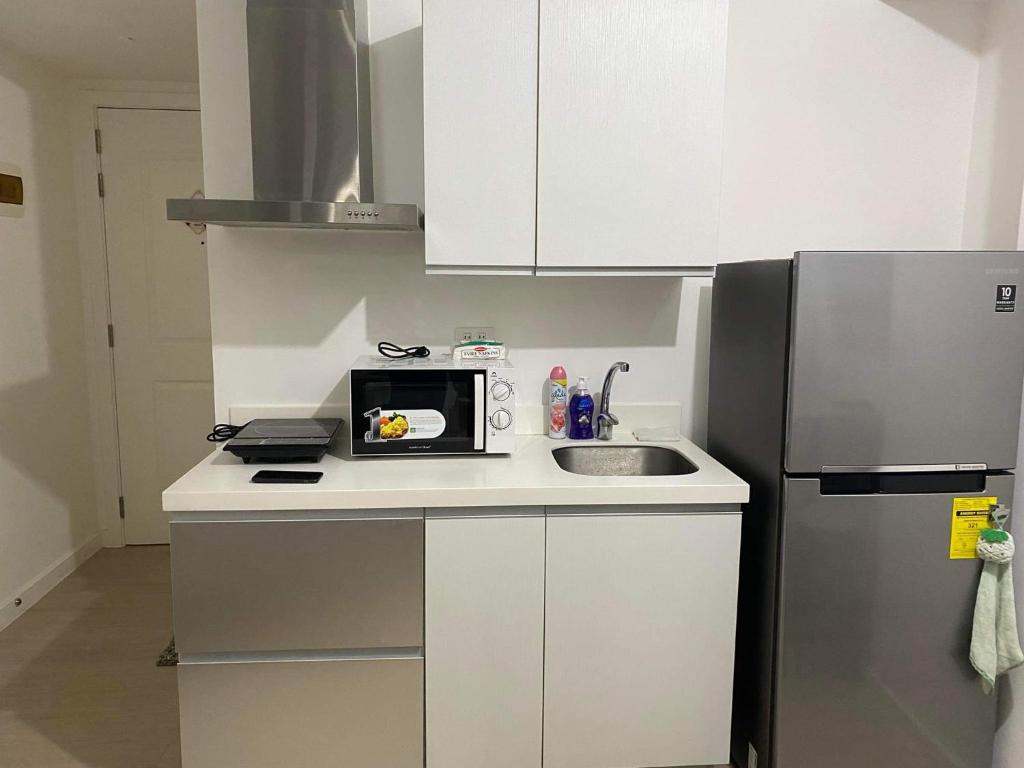 Cozy 1BR Condo in Azure Urban Resort Residences, Manila (updated prices ...