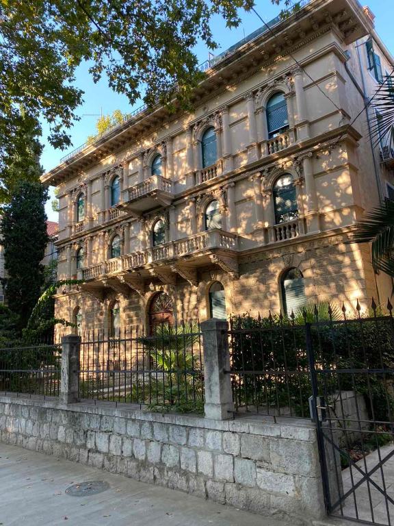 Đardin, Split (updated prices 2026)