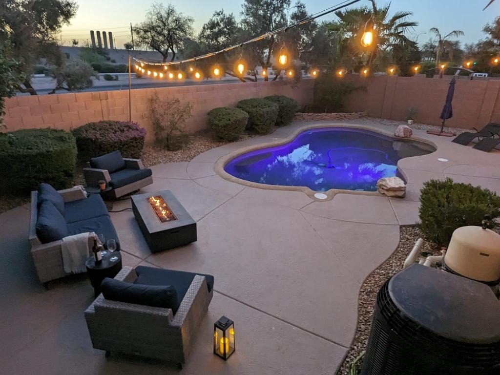 HOLLYHOCK - Pet-Friendly 4BR Heated Pool & Near Golf, Chandler (updated ...
