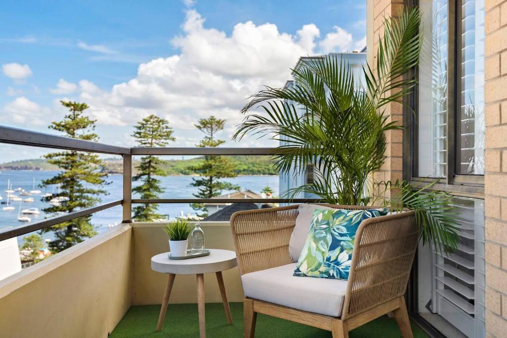 Fine Pine - Beachside Lifestyle with Two Balconies, Sydney (updated ...