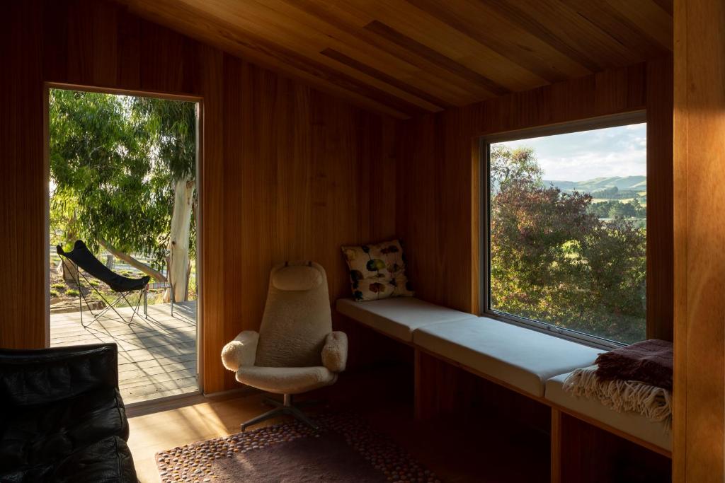 Russell's Cabins, Omihi (updated prices 2025)