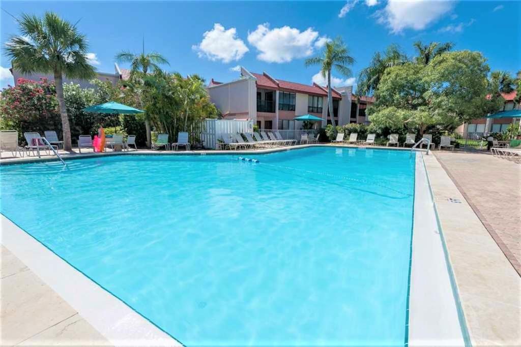 Resort Style Condo by the Beach with Heated Pool at Runaway Bay ...