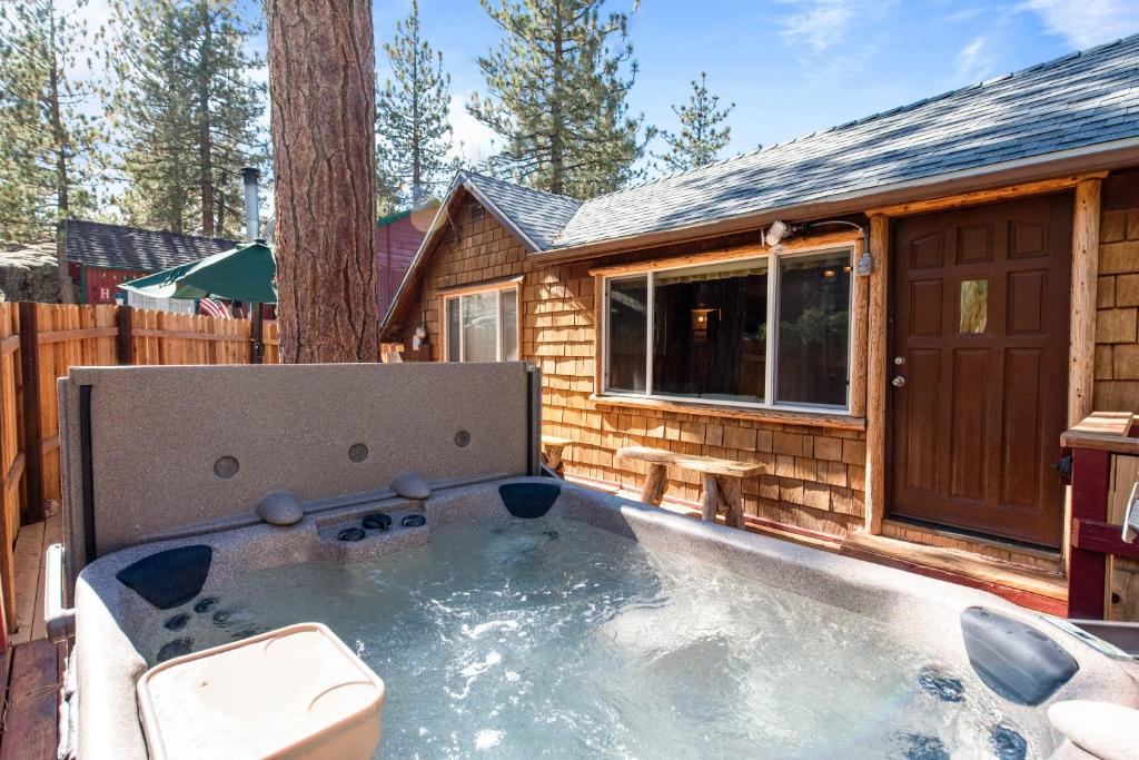 Boulder Pines - Walk to lake and Boulder Bay park at those cozy ...