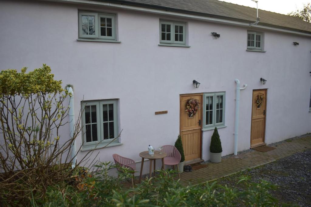 Luxury 2-Bed Barn Conversion in Llansteffan, Carmarthen (updated prices ...