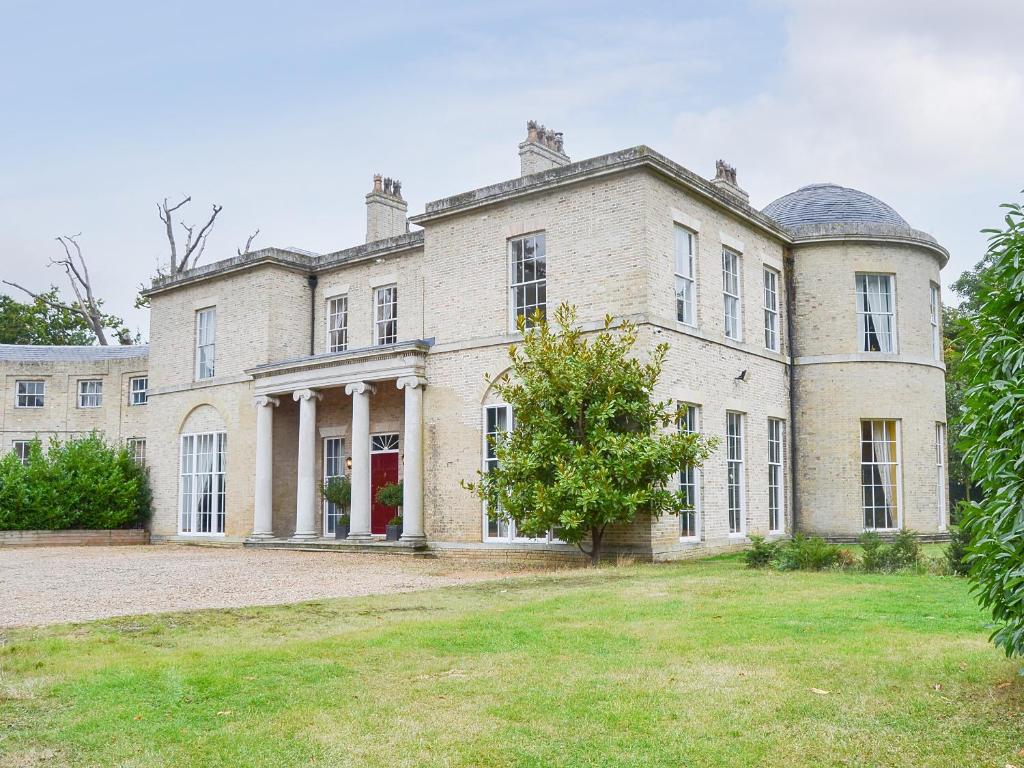 Ashmans Hall, Beccles (updated prices 2024)