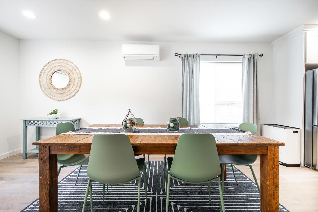 Ballard Home Base - Comfy Modern House in Seattle, Seattle (updated ...