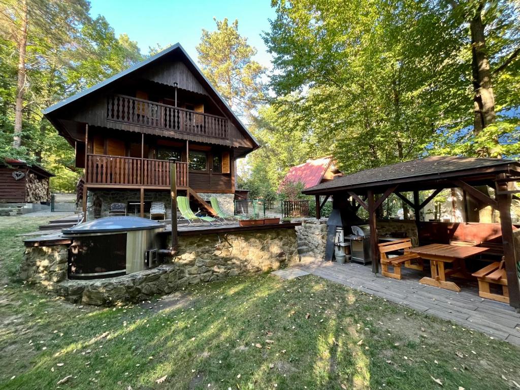 Romantická rybářská chata Kozlov, Kozlany (updated prices 2025)