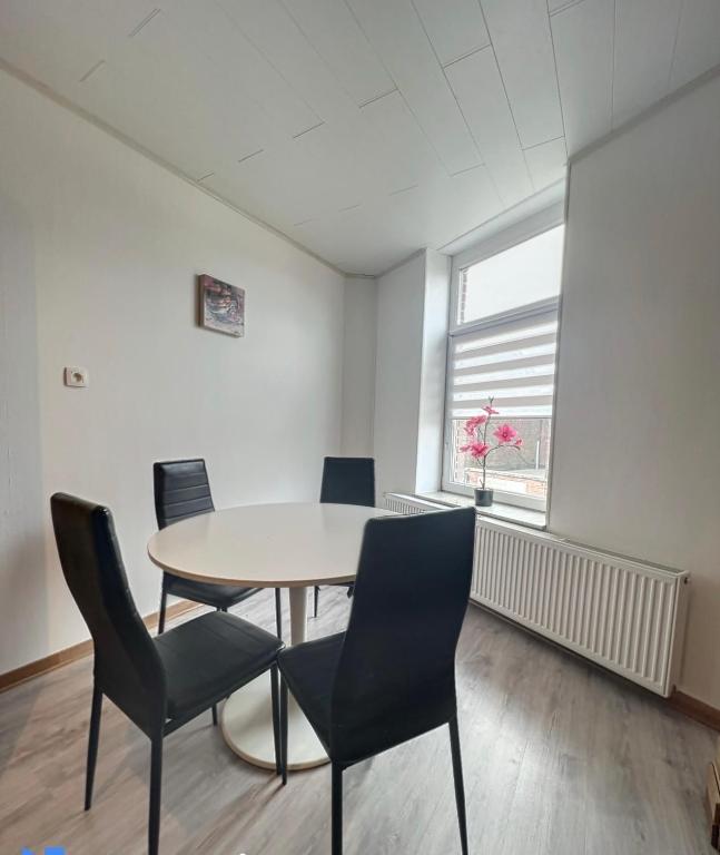 Charbex 1 b Charleroi-airport, Charleroi (updated prices 2025)