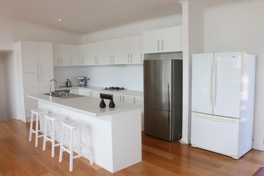 Middle River Beach House - East & West House, Stokes Bay (updated ...