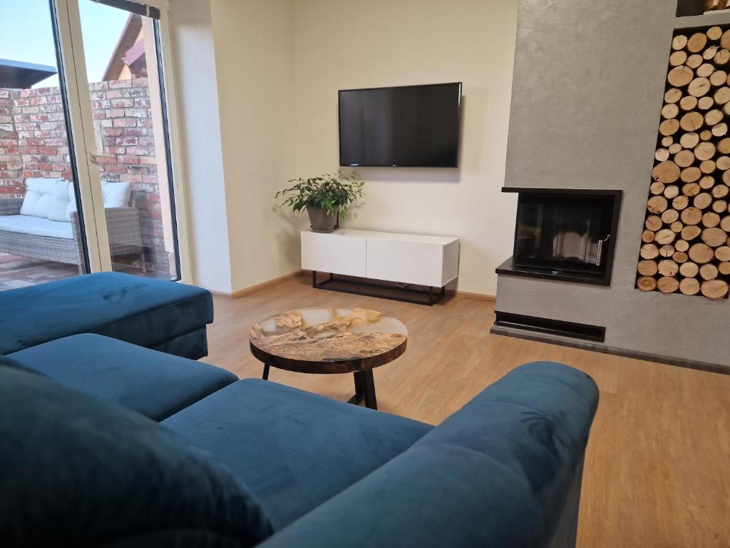 Rodinný dům u rybníka v blízkosti Olomouce, Hlušovice – aktualne ceny ...