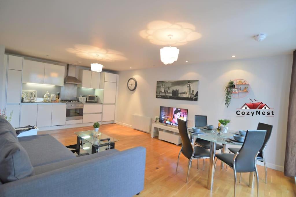 Elegant Central Self Contained Flat by CozyNest., Reading (updated prices 2025)