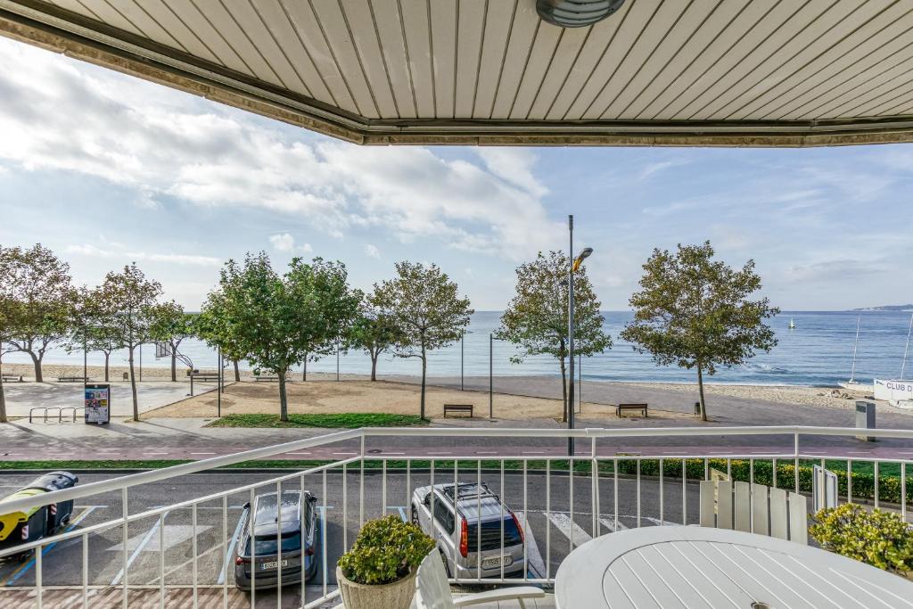 Carrer del Mar, Palamós (updated prices 2025)