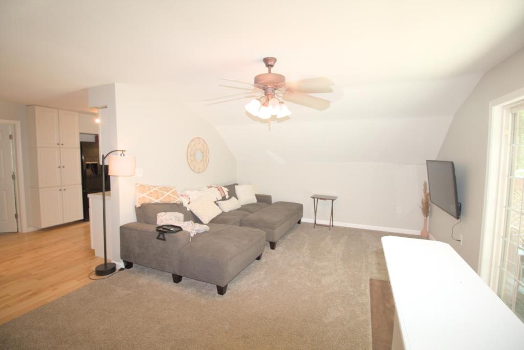 Mountain Getaway with Lake View, Entriken (updated prices 2026)