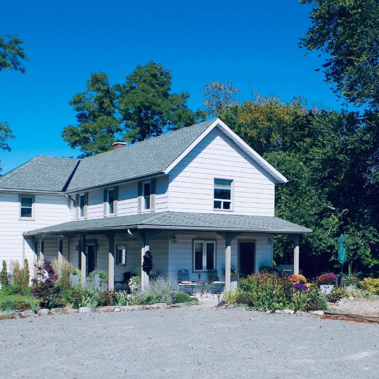 Fells Meadows Farmhouse on Country Property, Castleton (precios ...