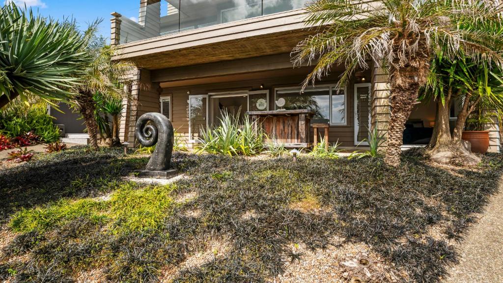 The Beach House - Red Beach Holiday Apartment, Red Beach (updated ...