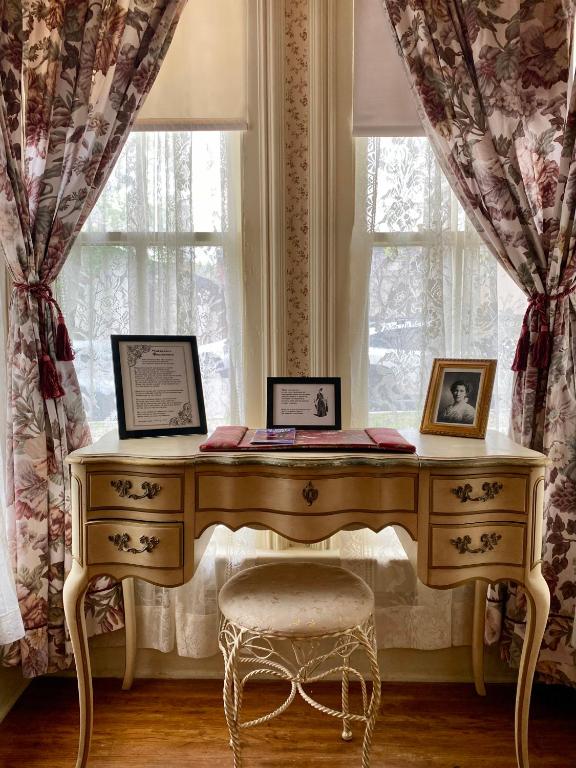Pansy’s Parlor Bed & Breakfast, Golden (updated prices 2025)