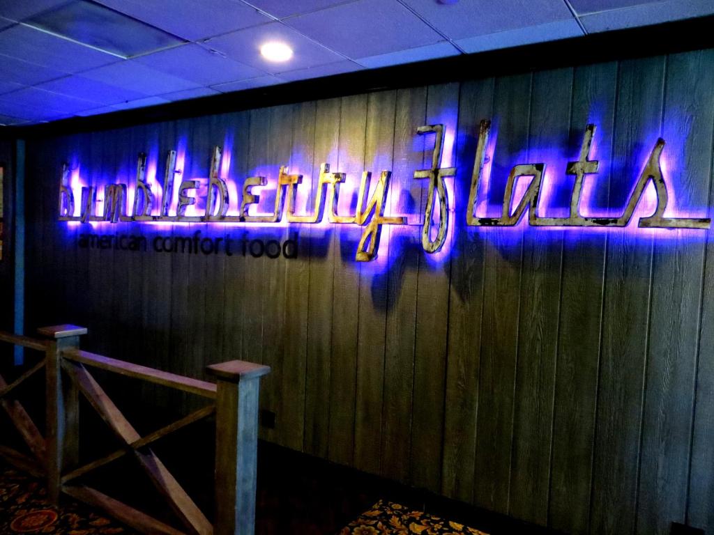 The New Pioneer, Laughlin (updated prices 2025)