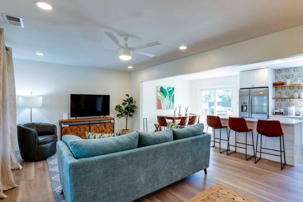 Contemporary Stylish Home btw DWTN Savannah&Tybee!, Savannah (updated ...